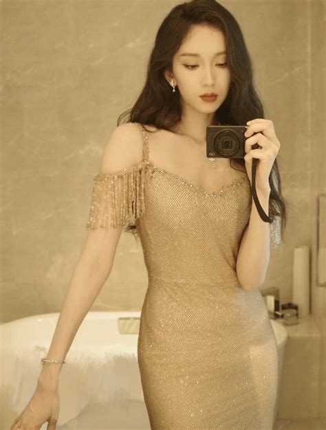 lingzi pics on Twitter 230615 xhs update 刘令姿 liulingzi