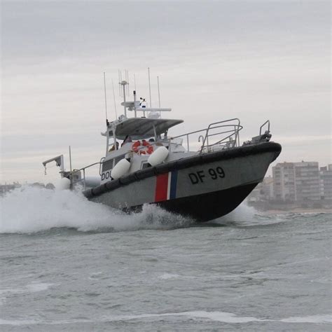監視船 LEZARDE DF98 Chantier Naval Delavergne 船内機 アルミニウム