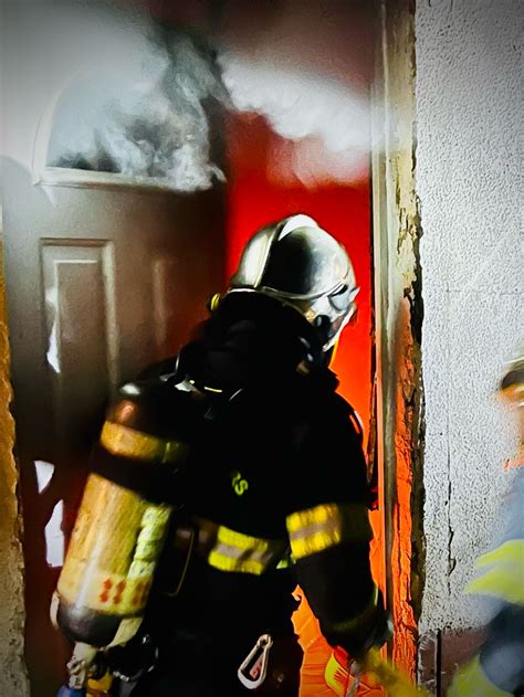 SDIS 59 on Twitter Feu de Maison à ROUBAIX Cette nuit vers 4h00 les