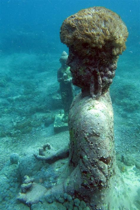 Patung Budha Spot Menyelam Di Nusa Penida Beyond Vacation