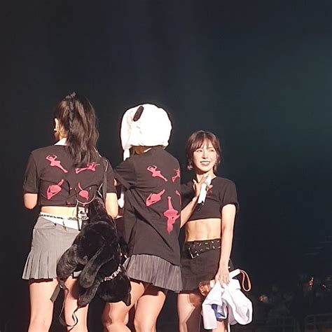 Red Velvet S Wendy Stuns Fans And Netizens With Her Well Defined Abs At