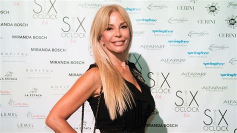 A los 70 años Graciela Alfano marca tendencia con su colorida
