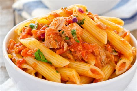 Pasta Al Tonno E Pomodoro La Ricetta Facile E Veloce