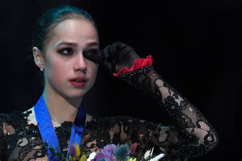 Fskate Eur Blr Second Placed Russias Alina Zagitova Poses With Her
