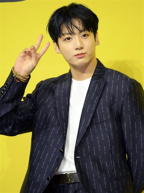 Cuál es el integrante de BTS considerado como El más guapo y hermoso