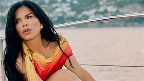 Jeff Bezos Fiance Lauren Sanchez 54 Shrugs Off Megyn Kelly S Brutal