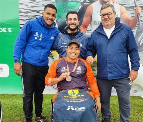 Atleta iguaçuense conquista duas medalhas na Paracanoagem WordSport