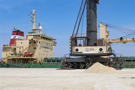 Puerto de Paracas exportó a Reino Unido 38 000 toneladas de sal