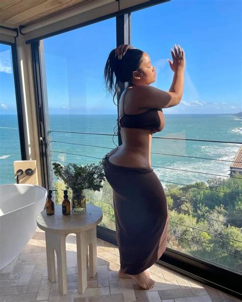 Cyan Boujee Shows Off Her BOOTY Naughty ZA