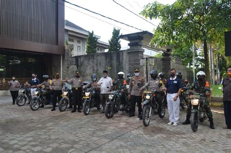 Bahu Membahu Meringankan Kesulitan Masyarakat Pekanbaru Yang Terdampak