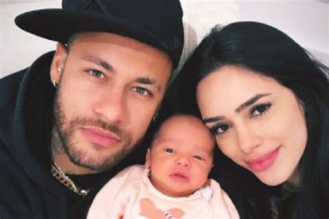 Neymar Surge Bruna Biancardi E Mavie Em Encontro Familiar Rea Vip