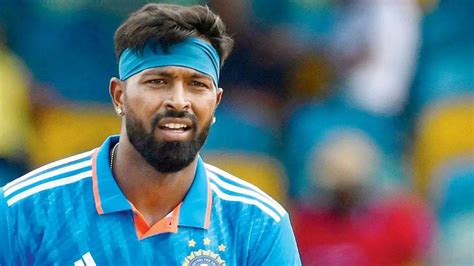 Injury Scare For Hardik Pandya During India Vs Bangladesh Match