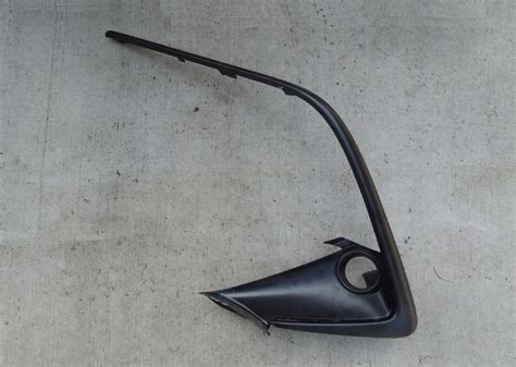 Listwa Ramka Zderzaka Lewa Toyota Corolla E