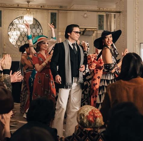 Lo Que Sabemos De Becoming Karl Lagerfeld La Serie De Disney