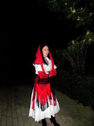 Veshjet tradicionale shqiptare një thesar i rrallë Foto Shqip info