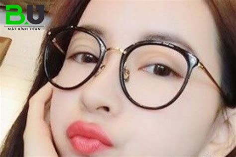 Kính cận nữ đẹp Điều gì làm nên sự quyến rũ Tìm hiểu ngay