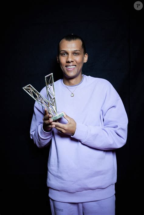 Stromae Sa Femme Coralie D Voile Une Photo De Famille Dans Un Cadre