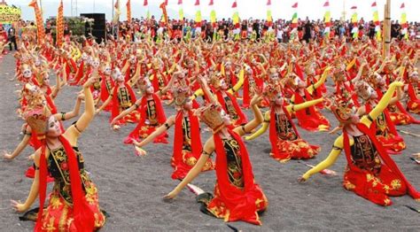 Tari Gandrung Penjelasan Sejarah Keunikan Properti Dan Kostumnya