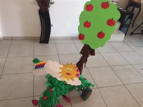 Triciclo Decorado En 2020 Dia De La Primavera Manualidades Primavera