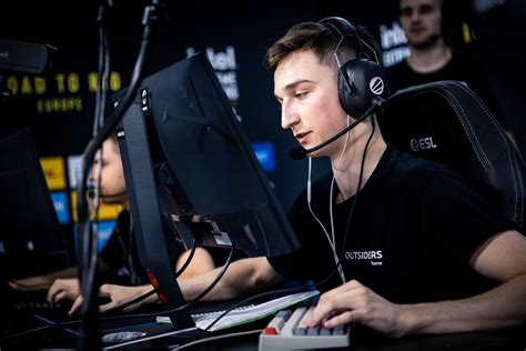 CS GO BIG e Outsiders avançam para o Legends fragster BR