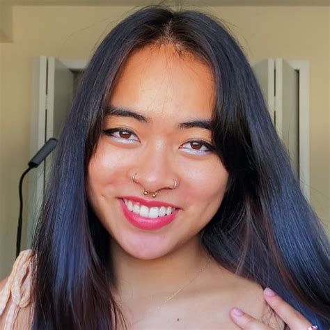 Lia Bovinet Twitter Instagram Linktree