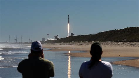 Satellitennetzwerk Starlink Elon Musk Verliert 40 SpaceX Satelliten In