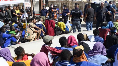 Migrations clandestines vers lEurope quel rôle et quelle mission