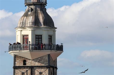 Premium Photo Maiden Tower Kiz Kulesi Istanbul Turkey