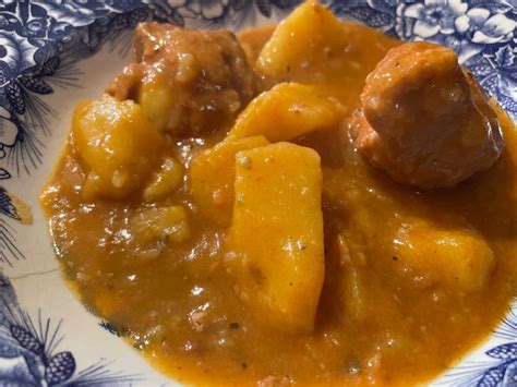 Guiso De Costillas Adobadas Con Patatas
