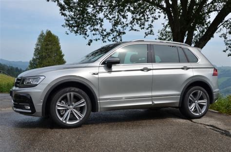 VW New Tiguan 2 0 TSI R LINE 4Motion DSG 230PS Auto Hermann