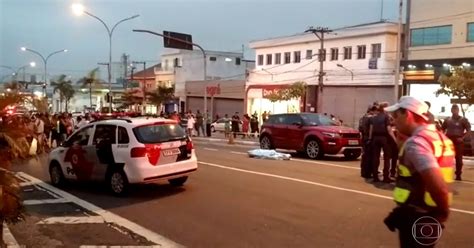 G1 Dupla Em Moto Mata Mulher E Fere Homem Na Zona Norte De SP