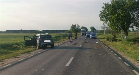 Accident grav în Olt pe DN 54 O căruţă lovită de un autoturism Două