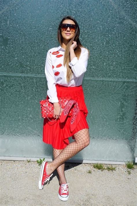 Pantyhose Fashion Pantyhose Outfits Tights And Sneakers Cute Dresses Cute Outfits Red