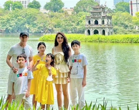 Gia đình Lý Hải khoe loạt ảnh vui vẻ khi đi du lịch tại Hà Nội Minh Hà