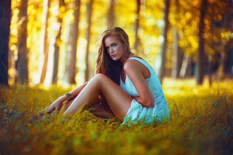 Fondos de pantalla luz de sol Árboles bosque Mujeres al aire libre