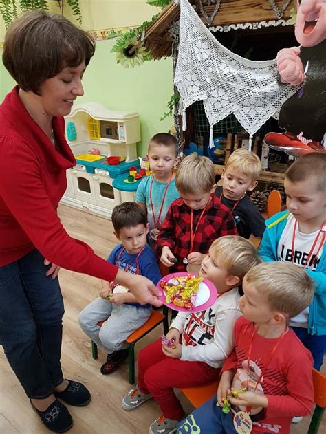 Dzie Ch Opaka W Gr Ii Smerfy Przedszkole Nr W Tarnowie