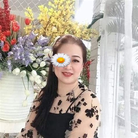 Hoài An Bạn gái lớn tuổi Đằng Lâm giàu có chiều phi công