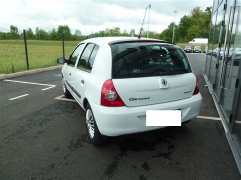 Renault Renault Clio II 1 2 16v 75 Campus Authentique 5p