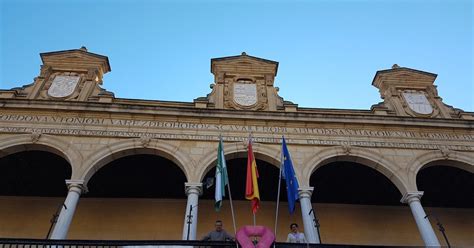 El Diario De Destino Guadix La Fachada Del Ayuntamiento De Guadix Luce