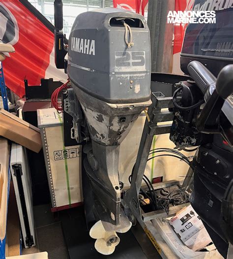 Yamaha 25 CV Fourstoke Moteur Hors Bord occasion à la vente Charente