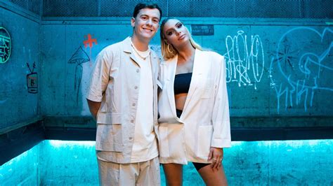 LELE PONS Y GUAYNAA ANUNCIAN CAPITULATIONS SU DISCO JUNTOS LOS40 GT