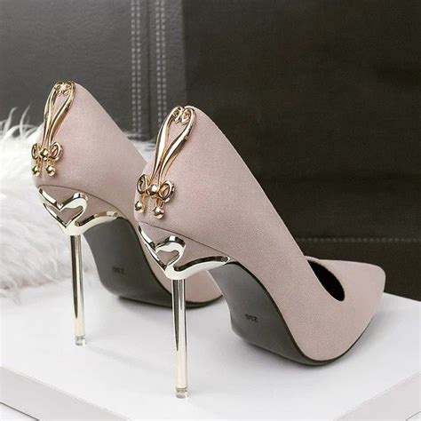 Noooo Beee adl脹 kullan脹c脹n脹n Shoes panosundaki Pin Moda ayakkab脹lar