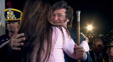 Javier Milei prometió en La Rural eliminar el Impuesto PAIS y las