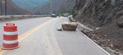 Deviandes Tramo2 On Twitter Caida De Piedra Y Tierra En El Km 49