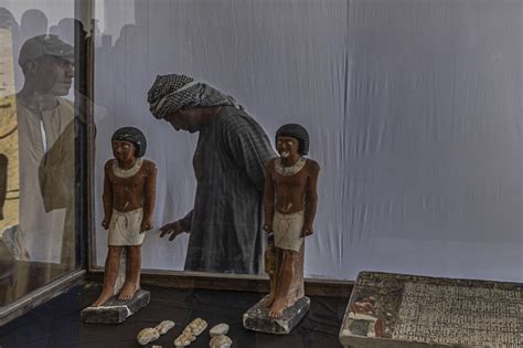 Egypt Unveils Ancient Tombs Of Secret Keeper Tomb Gold Leaf Covered