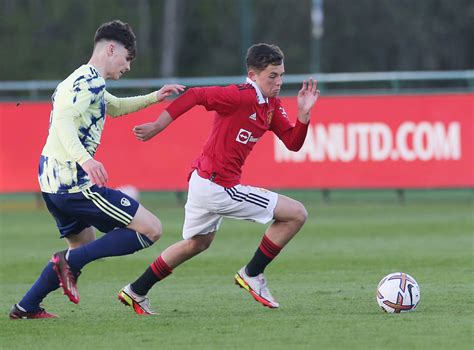 Shea Lacey Scores Wondergoal For Manchester United Under 18s