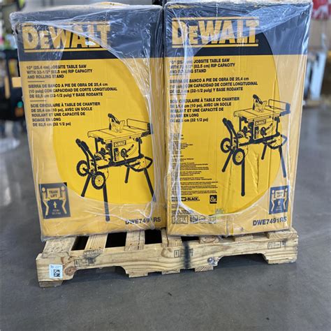 DALLAS LOCATION DEWALT 15 Corded 10 In Job Site Table Saw With