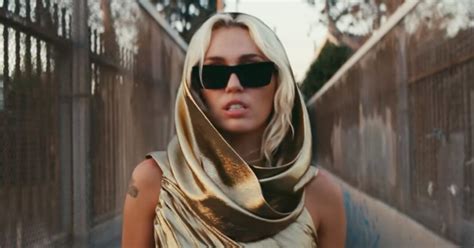 Miley Cyrus Flowers Smash Spotifys One Week Records With 100 Million