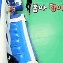 Yoongi Gun Yoonjin Yoongi Gun Yoonjin Run Bts Discover Share GIFs