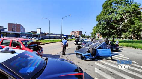 Incidente All Incrocio Tra Via Sansovino E Corso Molise A Torino